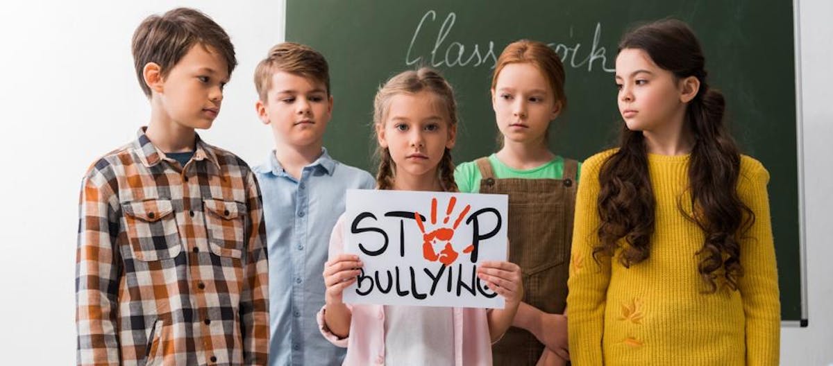 Korban Bully Bisa Menimpa Siapapun, Ketahui Bedanya Bully Dan Bercanda ...